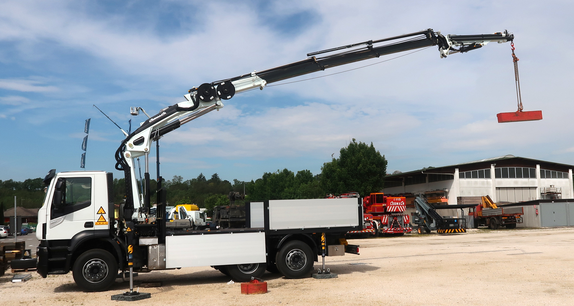 Grúa con canastillo - Instalable en todos los modelos Cormach