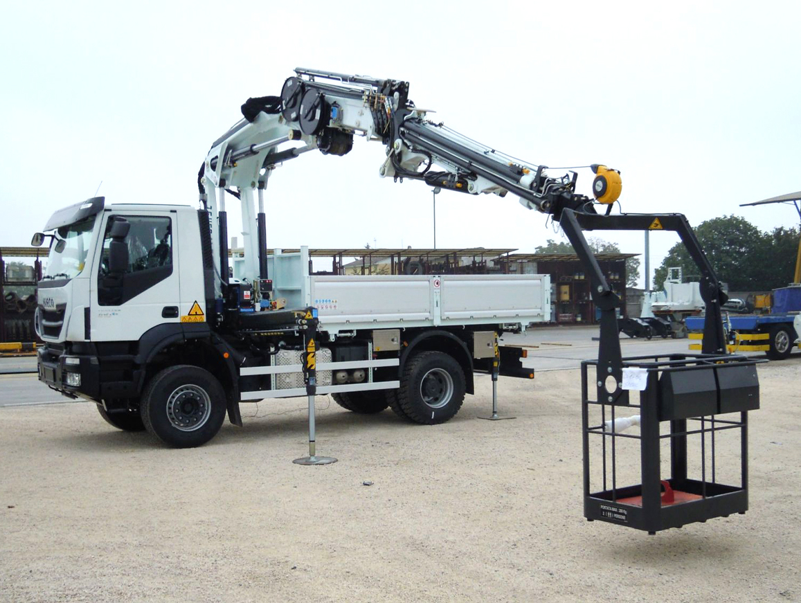 Crane with basket - Can be fitted to all Cormach models