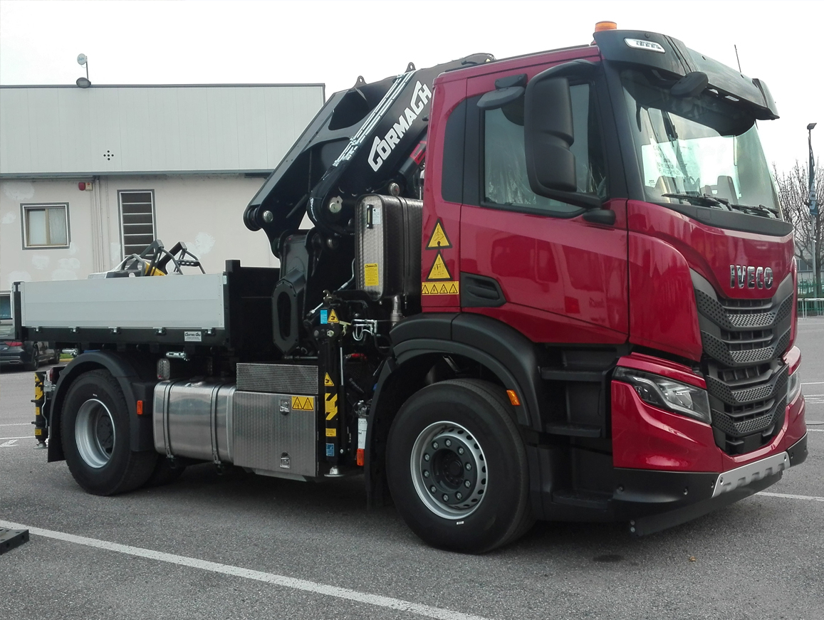 Medium size cranes - View the entire Cormach range