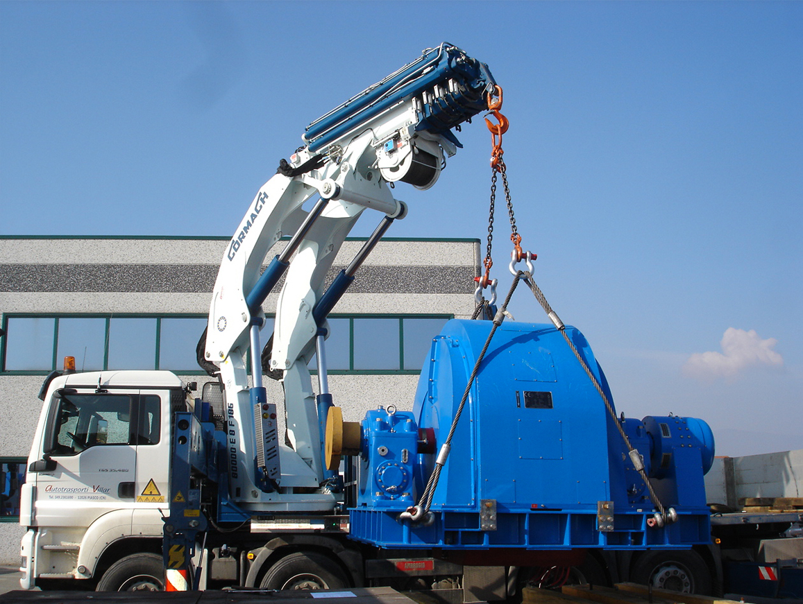 Lorry with crane - Cormach production - 87000 Series